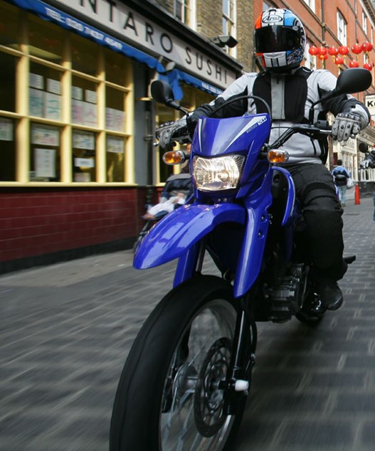 SUZUKI DR125SM (2008-2012) Review | Speed, Specs & Prices