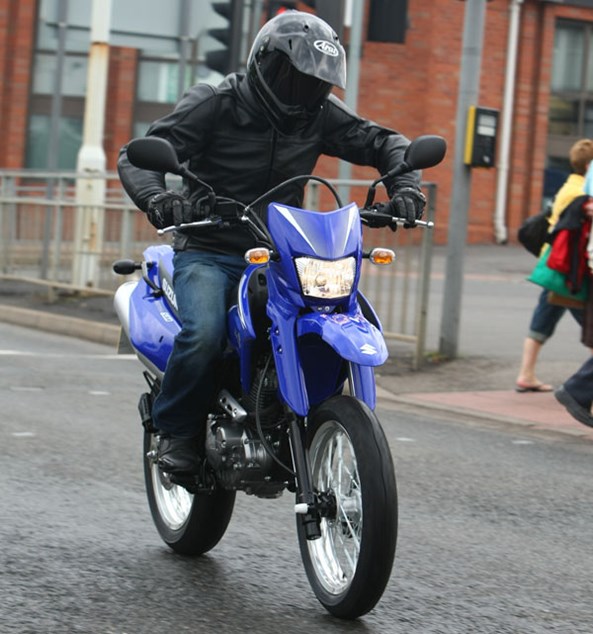 SUZUKI DR125SM (2008-2012) Review | Speed, Specs & Prices