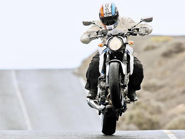 Suzuki Gladius 650 (2009-2017) Review | Specs & Prices