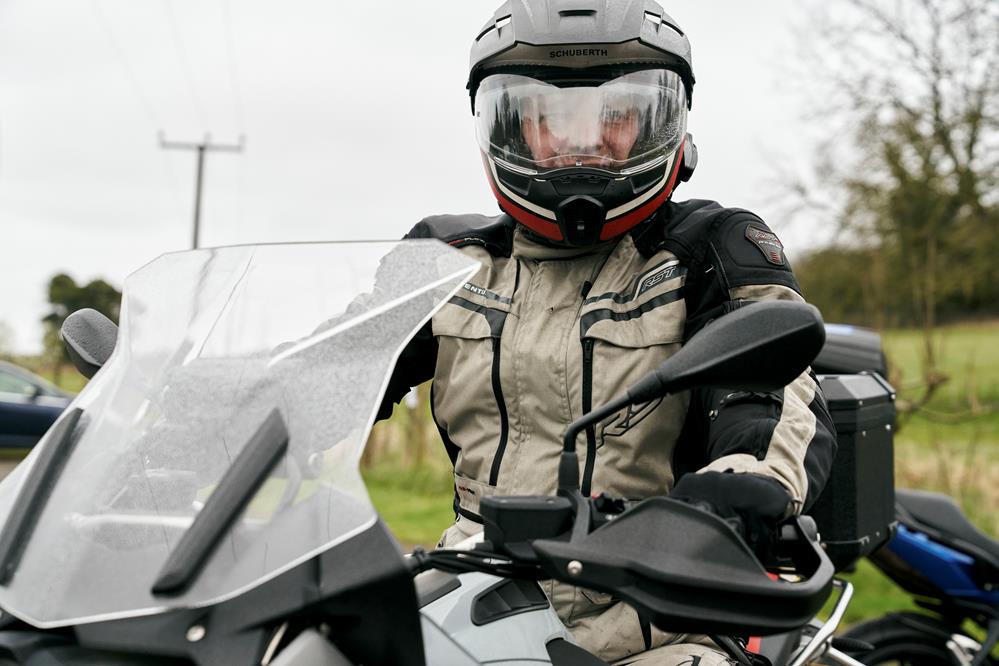 Seven tips for safer riding from IAM RoadSmart