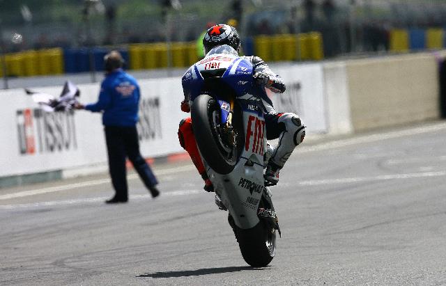 Le Mans MotoGP: Race Results - Lorenzo outclasses even the weather to ...