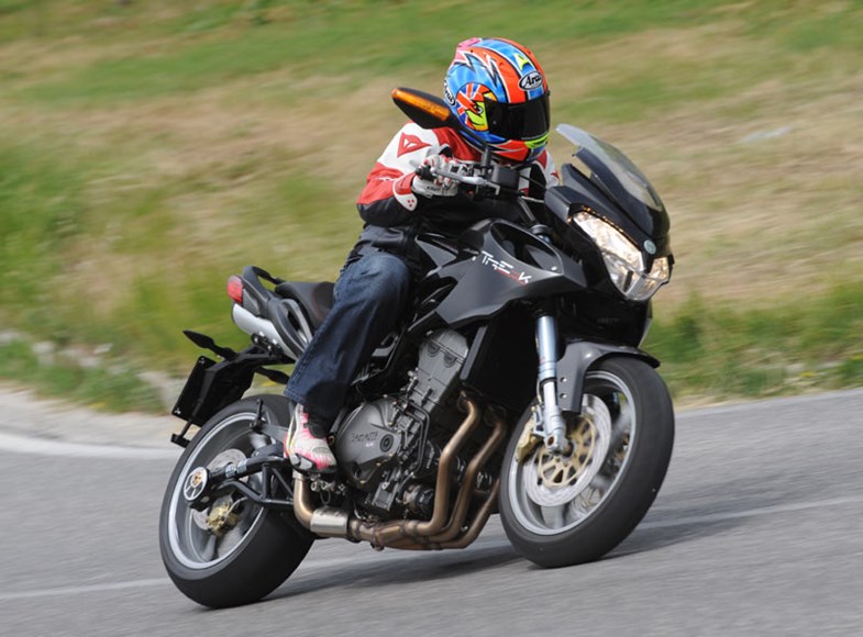 BENELLI TRE K 899 (2009-2014) Review | Specs & Prices