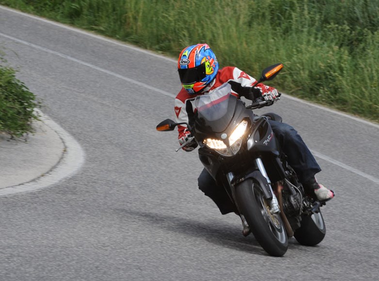 BENELLI TRE K 899 (2009-2014) Review | Specs & Prices