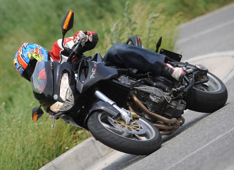 BENELLI TRE K 899 (2009-2014) Review | Specs & Prices