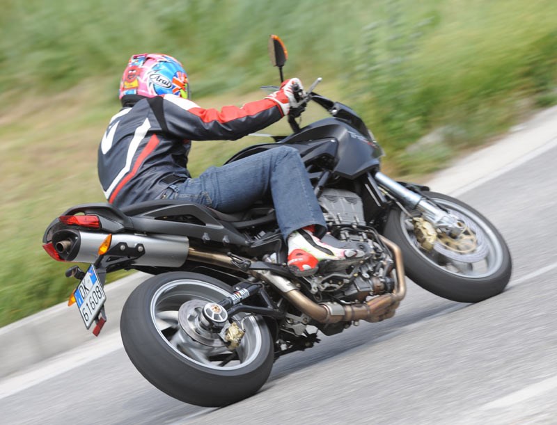 BENELLI TRE K 899 (2009-2014) Review | Specs & Prices