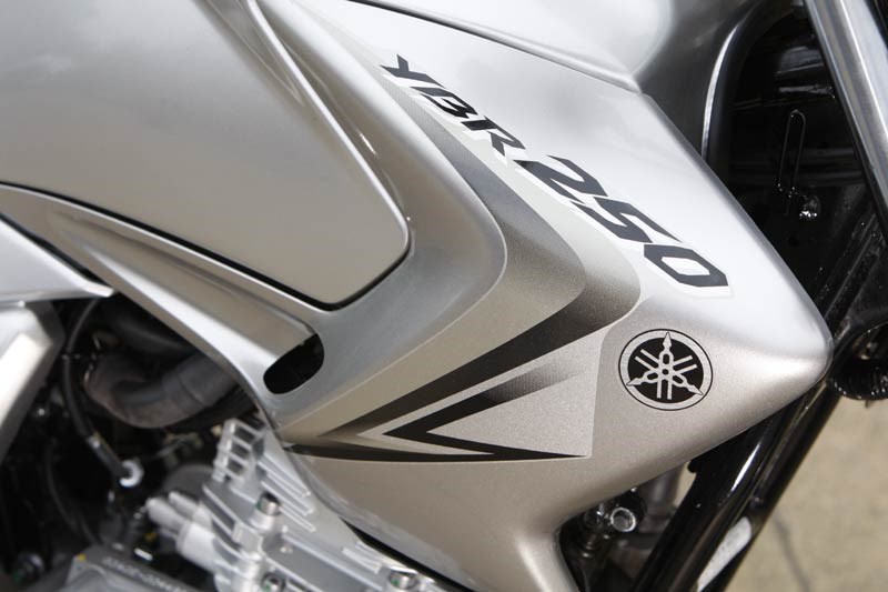 YAMAHA YBR250 (2009-on) Review | Speed, Specs & Prices