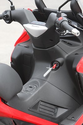 GILERA NEXUS 300 (2008-on) Review | Speed, Specs & Prices