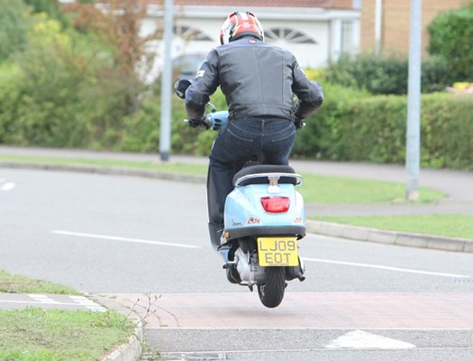 PIAGGIO VESPA LX50 (2005-on) Review | Specs & Prices