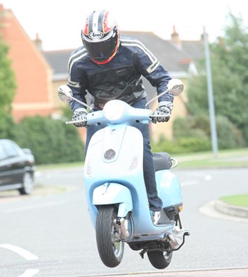 PIAGGIO VESPA LX50 (2005-on) Review | Specs & Prices