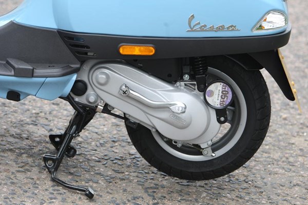 PIAGGIO VESPA LX50 (2005-on) Review | Specs & Prices
