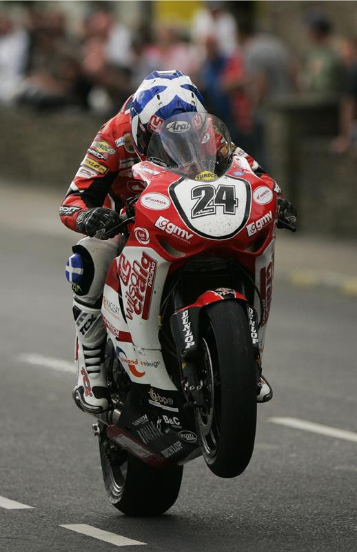 Amor beats Farquhar in Athea Open race