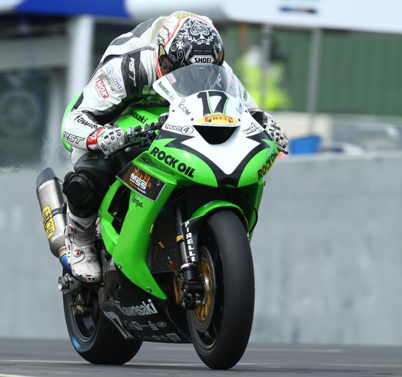 Knockhill BSB: Positive start for MSS Colchester Kawasaki