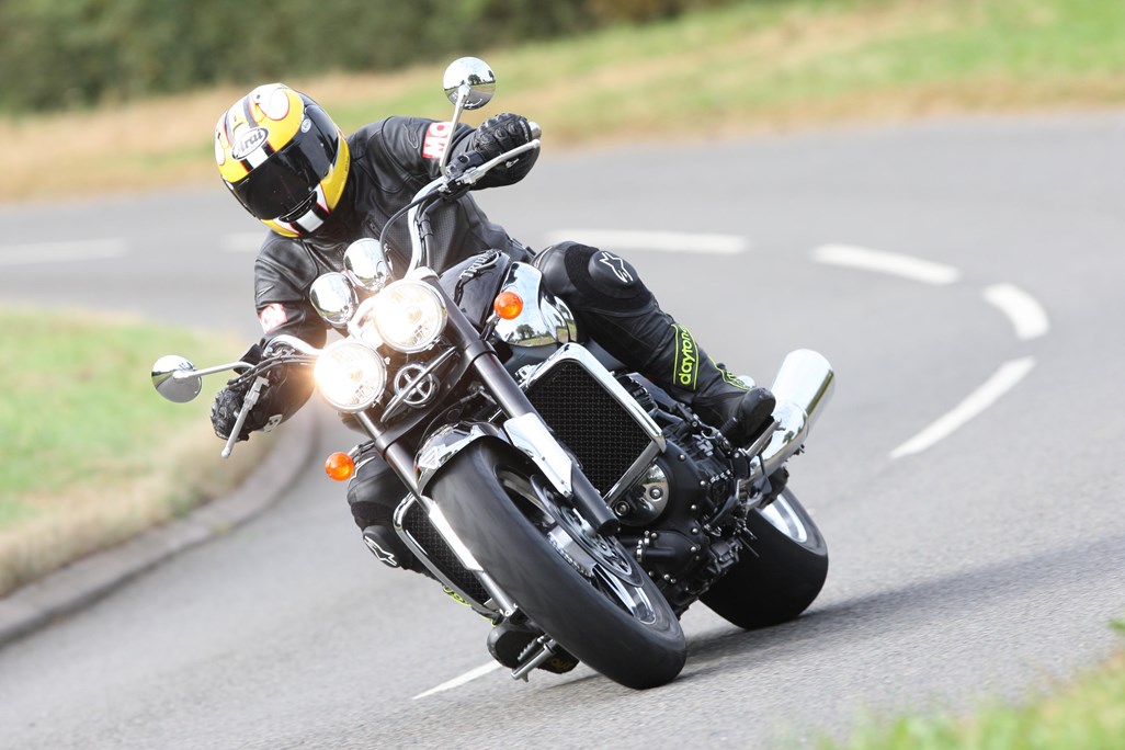 TRIUMPH ROCKET III (2009-2017) Review | Specs & Prices