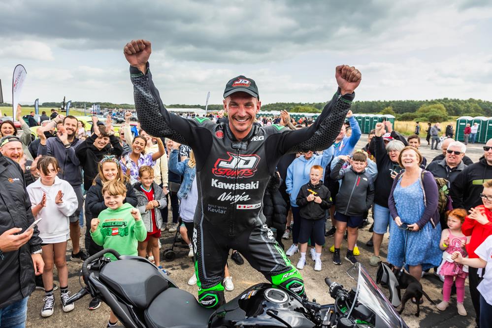 Jonny Davies completes record-breaking 127mph wheelie run