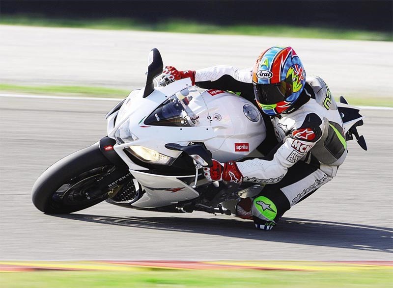APRILIA RSV4 (2010-on) Review | Speed, Specs & Prices