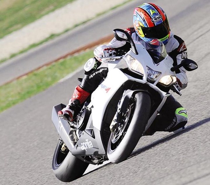 APRILIA RSV4 (2010-on) Review | Speed, Specs & Prices