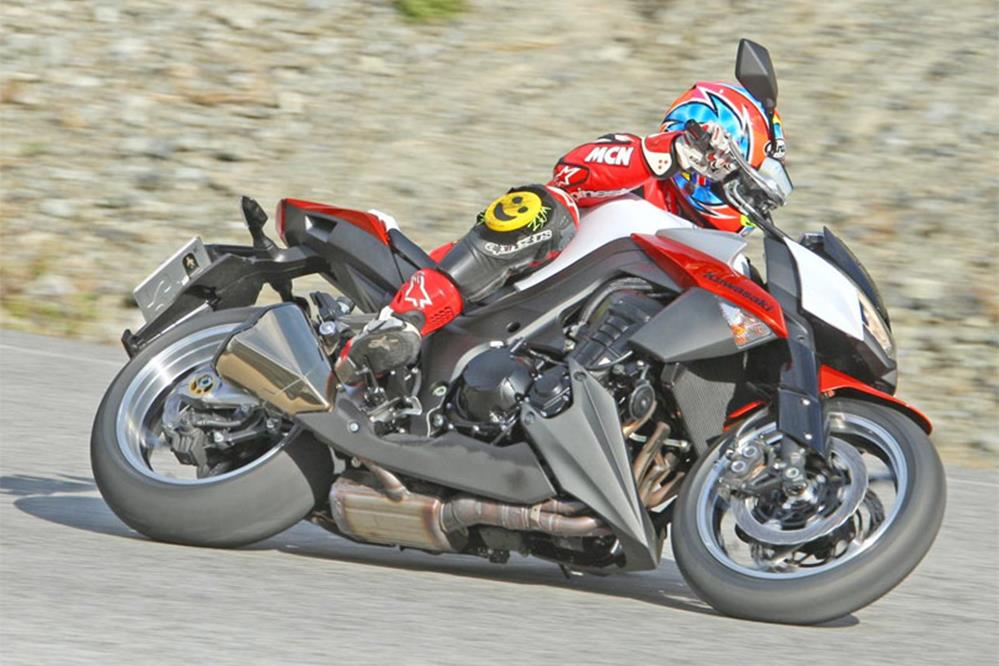KAWASAKI Z1000 (2010-2013) Review | Speed, Specs & Prices