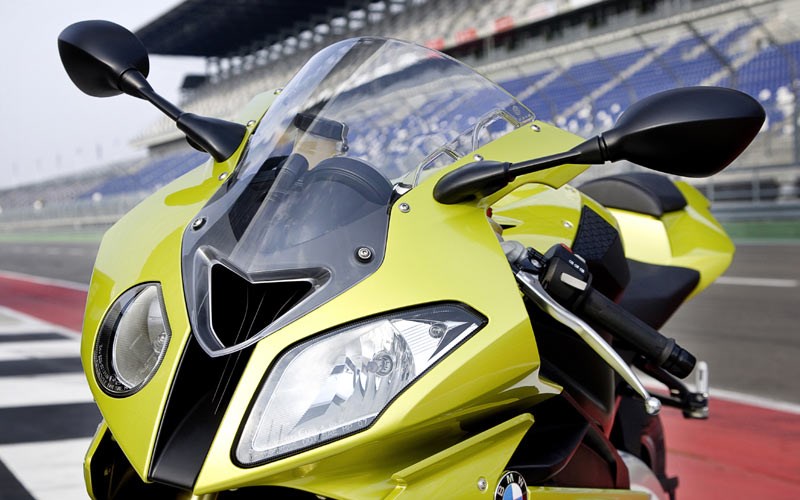 BMW S1000RR (2009-2011) Review | Speed, Specs & Prices