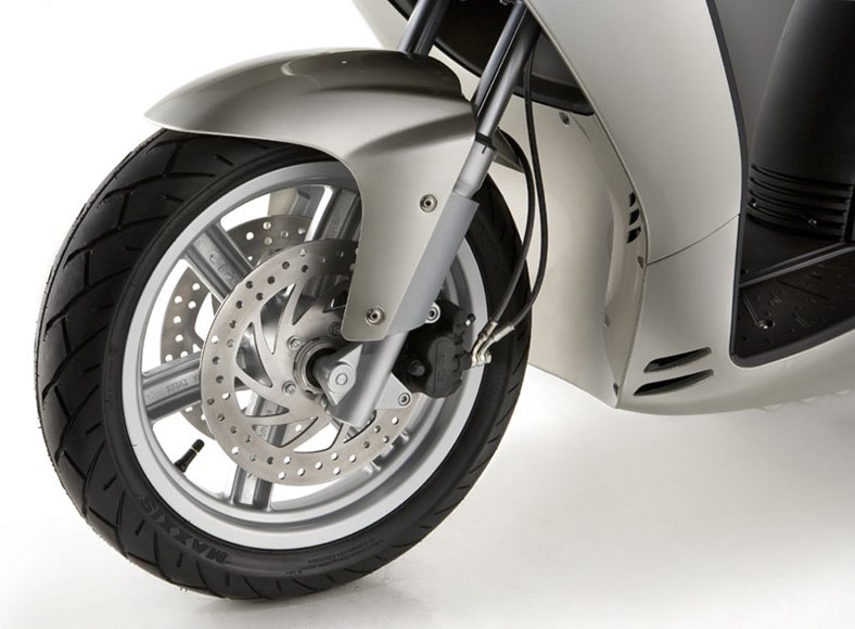 APRILIA SPORT CITY 300 (2008-2011) Motorcycle Review