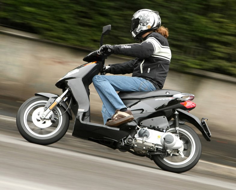 APRILIA SPORT CITY 300 (2008-2011) Motorcycle Review