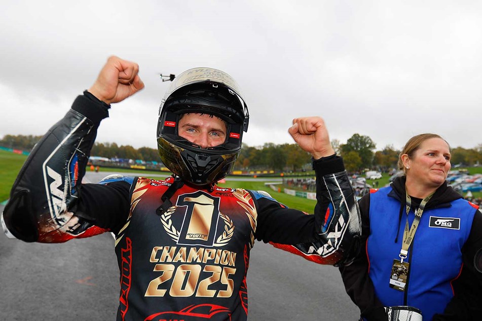 BSB Brands Hatch: Kyle Ryde named 2025 Champion as Danny Kent wins Race ...