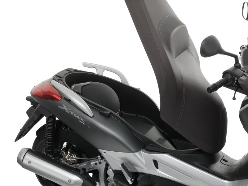 YAMAHA XMAX 250 (2004-2017) Review | Speed, Specs & Prices