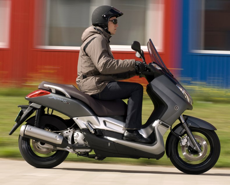 YAMAHA XMAX 250 (2004-2017) Review | Speed, Specs & Prices