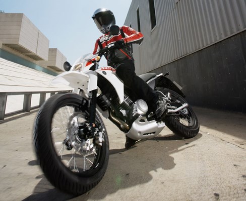 YAMAHA XT125X (2005-on) Review | Speed, Specs & Prices