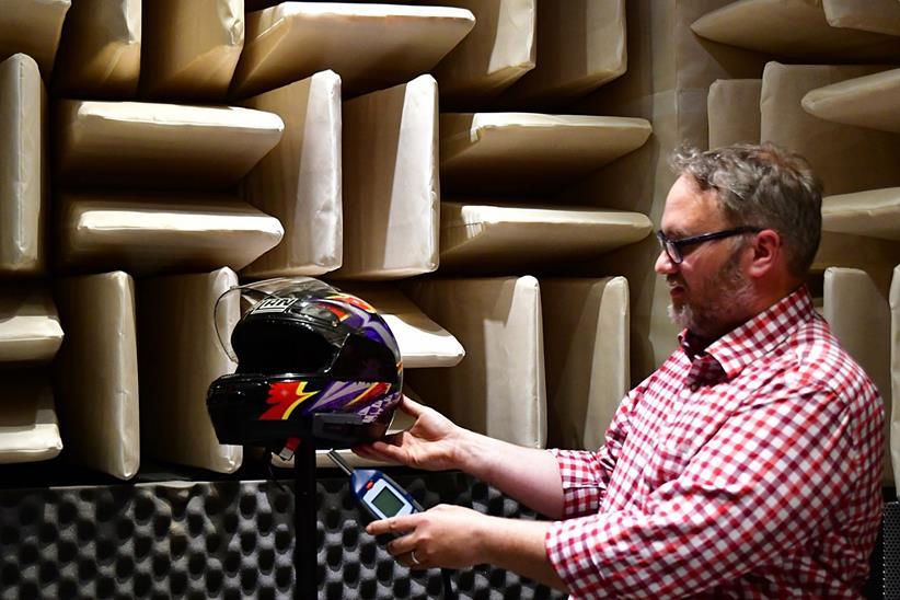 Cardo's new noise cancelling helmet coming this summer