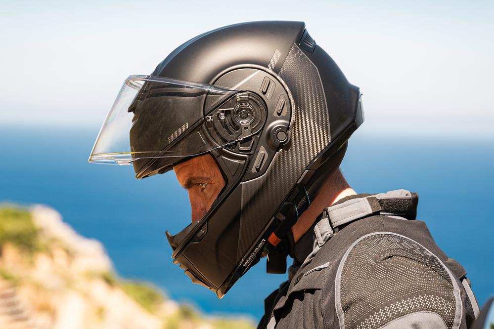 Cardo's new noise cancelling helmet coming this summer
