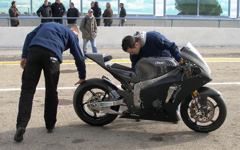 Tech 3 Moto2 test disrupted by snow in Valencia!
