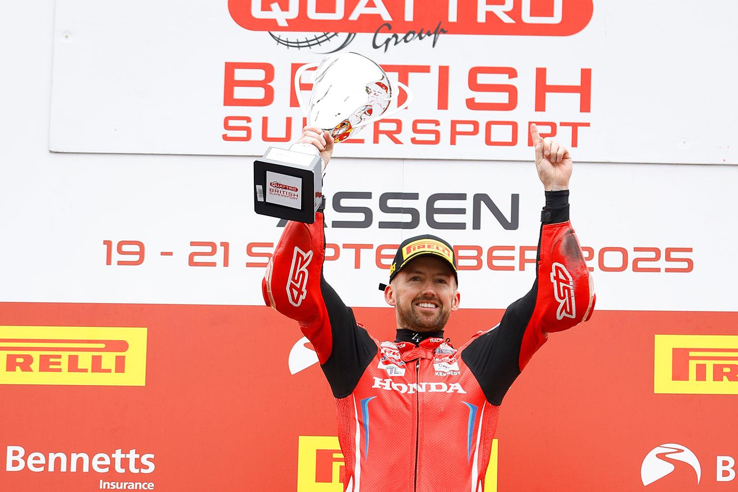 BSB 2026: Kennedy stays with Honda in British Supersport