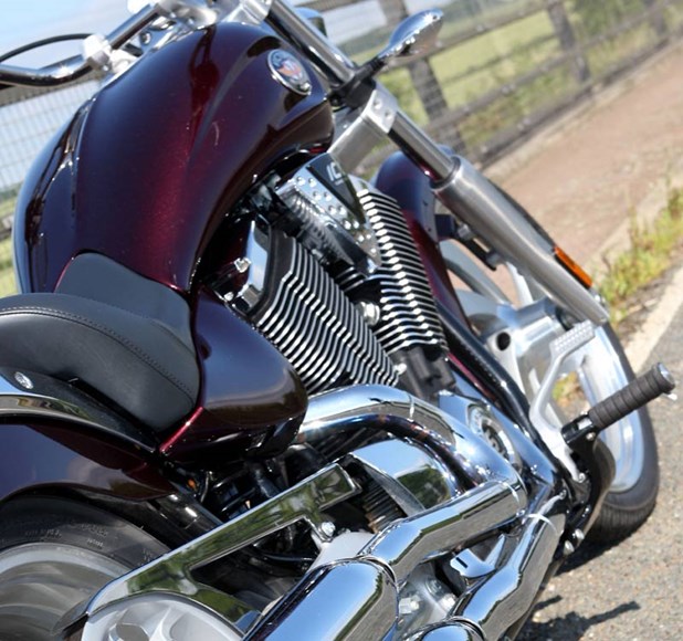 VICTORY VEGAS (2003-on) Review | Speed, Specs & Prices