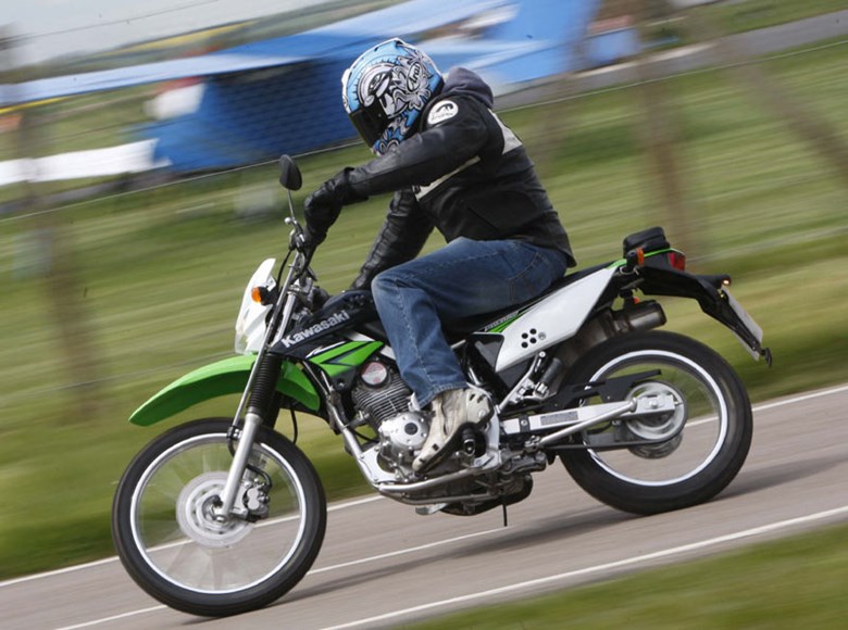 KAWASAKI KLX125 (2010-on) Review | Speed, Specs & Prices