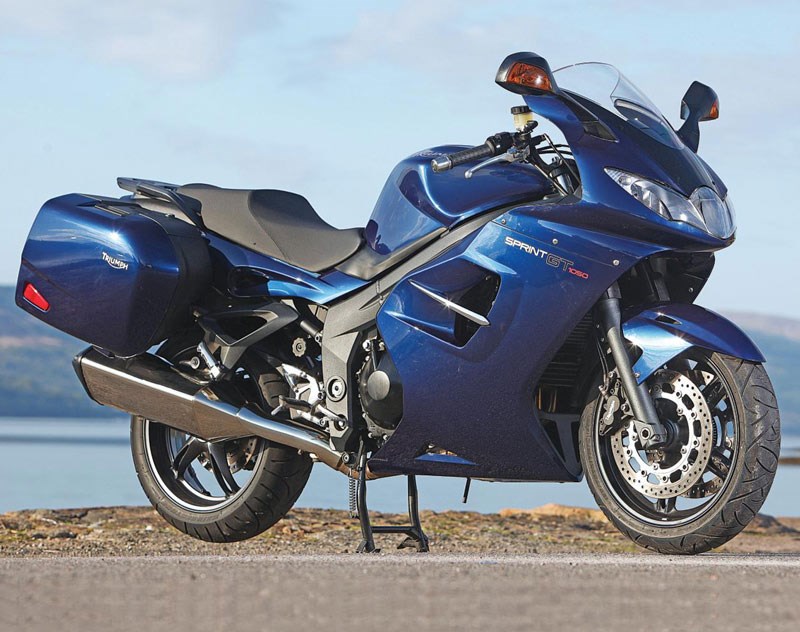 TRIUMPH SPRINT GT 1050 (2010-on) Review, Specs & Prices