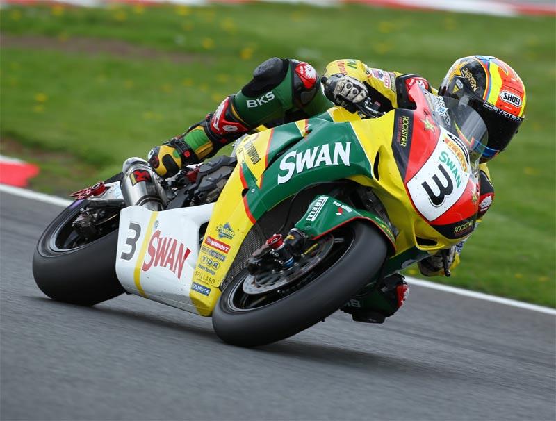 Oulton BSB: Easton sets the pace