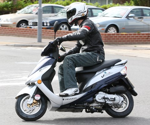 PEUGEOT V-CLIC 50 (2007-on) Review | Specs & Prices