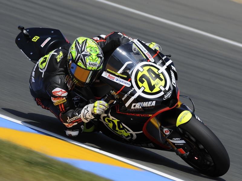 Le Mans MotoGP: Toni Elias wins crash strewn Moto2 race