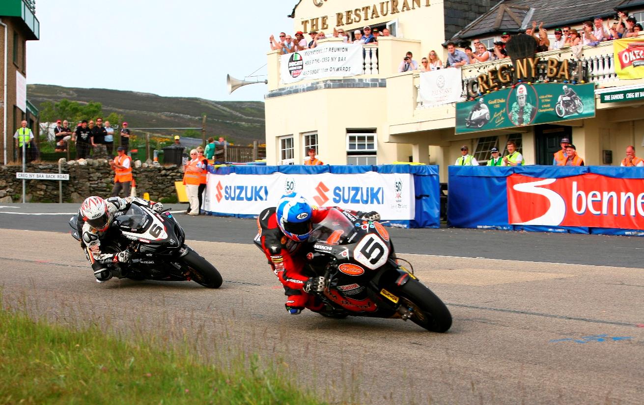 IOM TT Superbike Race