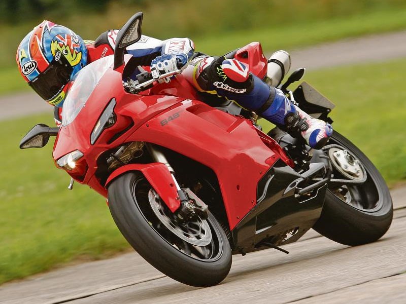 Ducati 848 Evo (2010-2012) Review | Speed, Specs & Prices