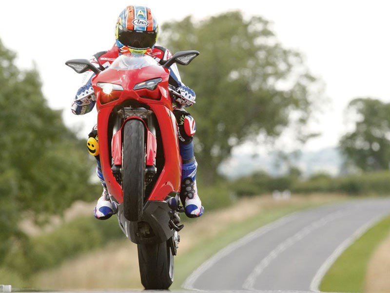 Ducati 848 Evo (2010-2012) Review | Speed, Specs & Prices