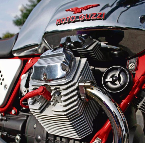 2011-2016 MOTO-GUZZI V7 RACER Review | Specs & Prices