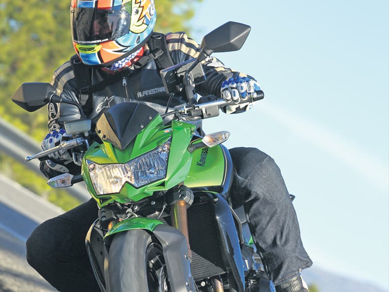 KAWASAKI Z750R (2011-2012) Review | Speed, Specs & Prices