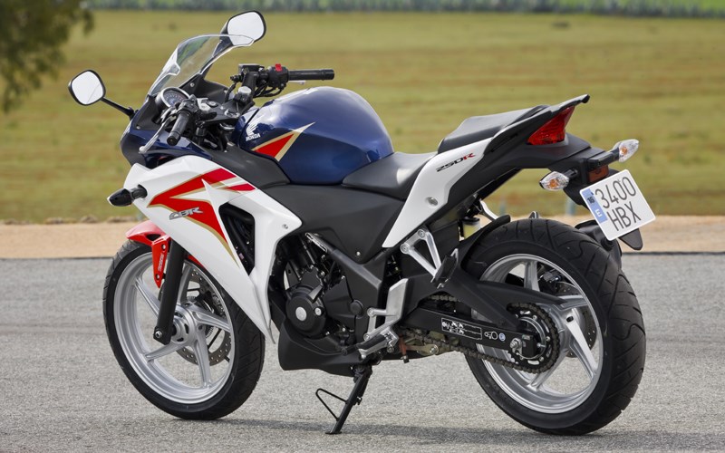 HONDA CBR250R (2011-2013) Review | Speed, Specs & Prices
