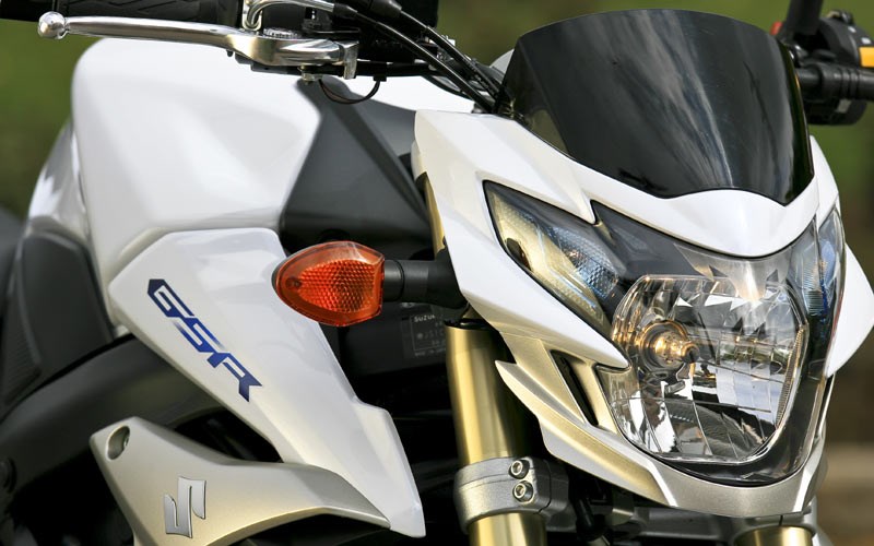 Suzuki GSR750 (2011-2018) Review | Speed, Specs & Prices