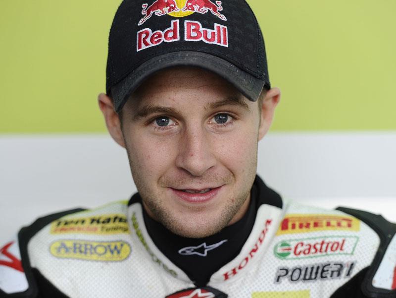 Rea suffers fractured scaphoid and collarbone, but still wants to race