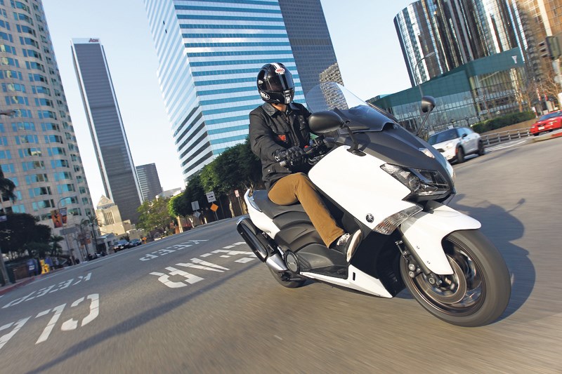 YAMAHA TMAX 500 (2012-2019) Review | Speed, Specs & Prices