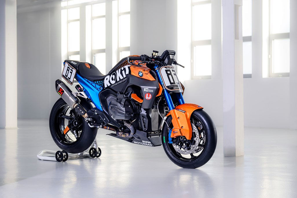 BMW R1300R race bike turns heads at the Daytona 200