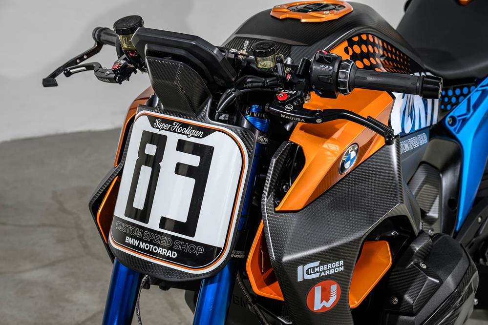 BMW R1300R race bike turns heads at the Daytona 200