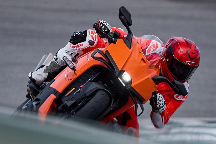 Alpinestars Supertech R7 helmet - spec and first impressions